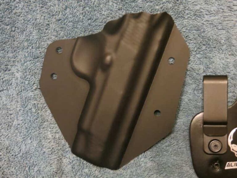 Criteria for Selecting Your Holster: A Review of the Alien Gear In-the ...