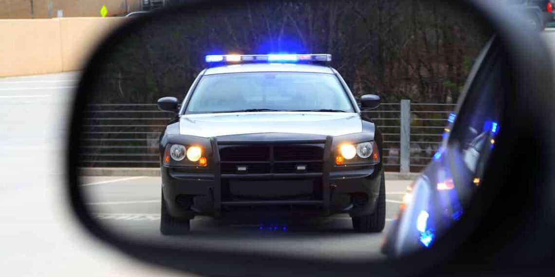 How To Handle Law Enforcement Interactions During A Traffic Stop - USA ...