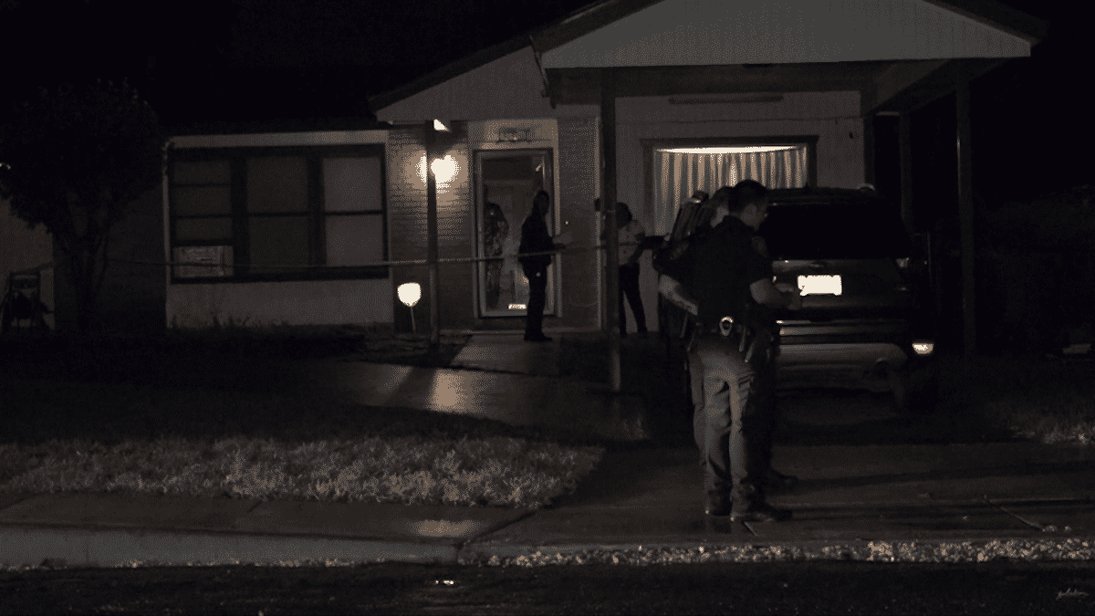 Man Forced To Restrain Intruder In His Home - USA Carry